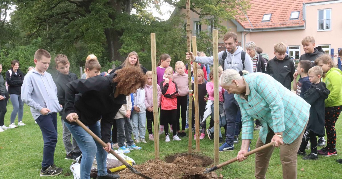Eine Maulbeere auf die Freundschaft | Deutsche Wildtier Stiftung